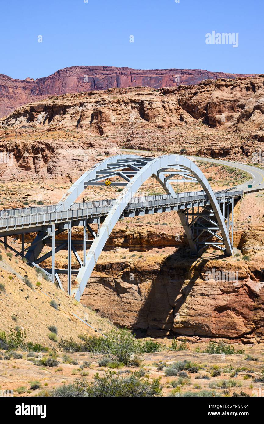 Arched crossing hi-res stock photography and images - Alamy