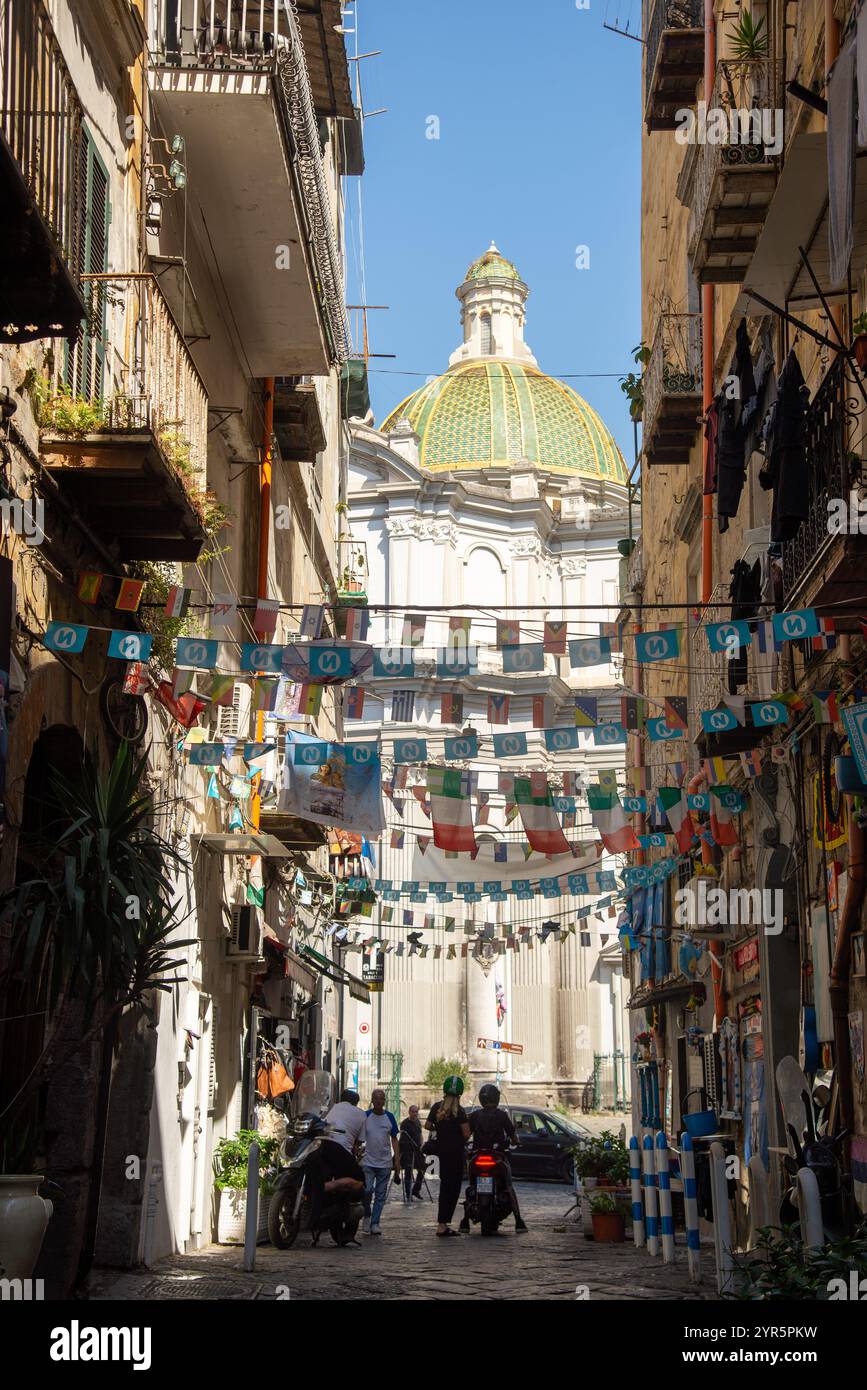 Narrow alleys naples italy hi-res stock photography and images - Alamy