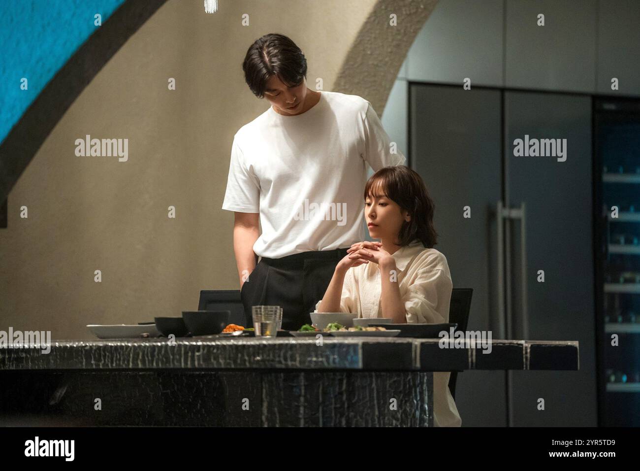 THE TRUNK, (aka TEUREONGKEU), from left: GONG Yoo, SEO Hyun-jin, (Season 1, ep. 101, aired Nov ...