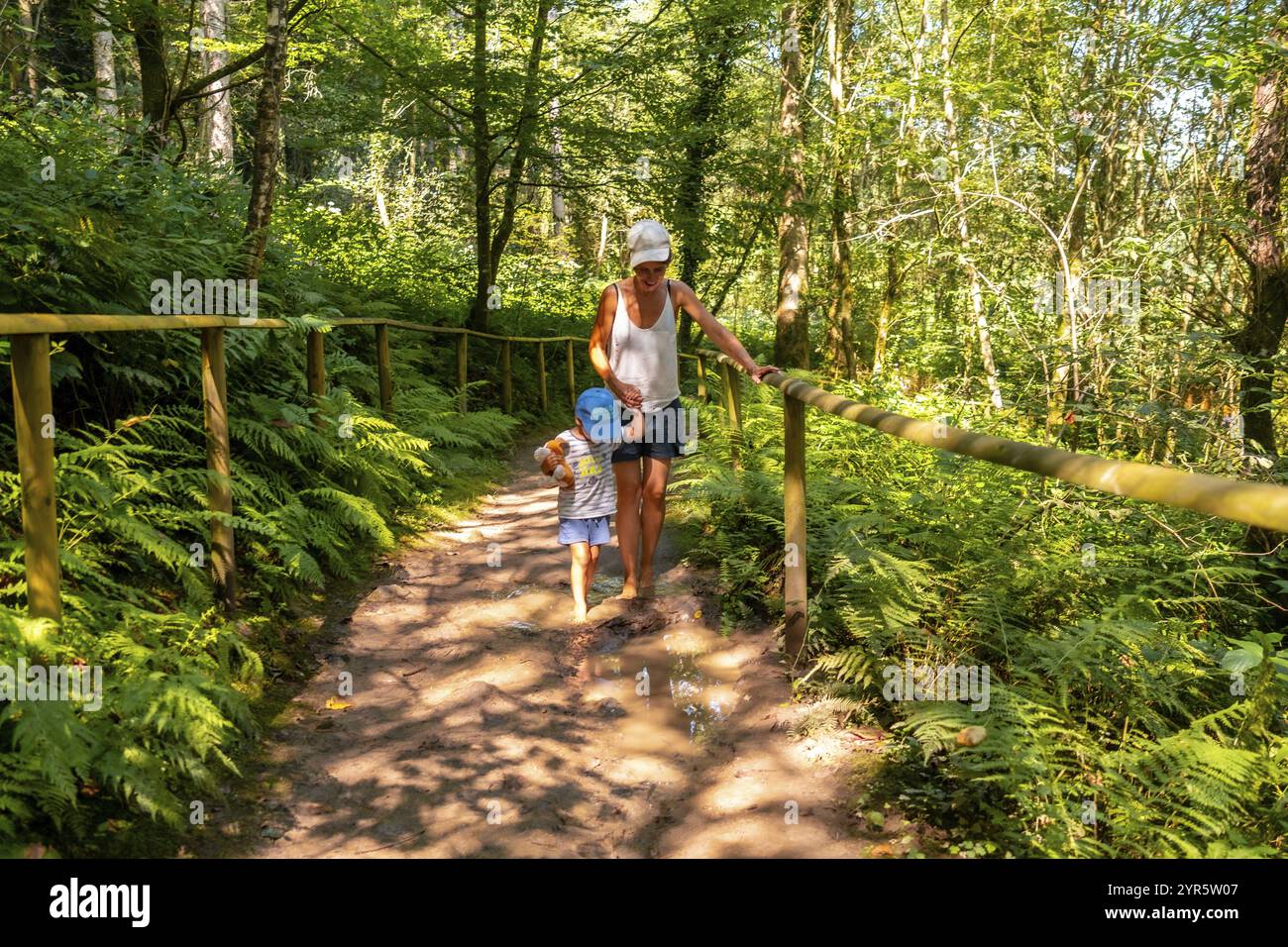 Walking barefoot in a sensory park to enjoy nature and the senses ...