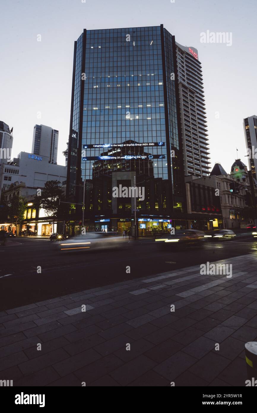 City car driving tower block hi-res stock photography and images - Alamy