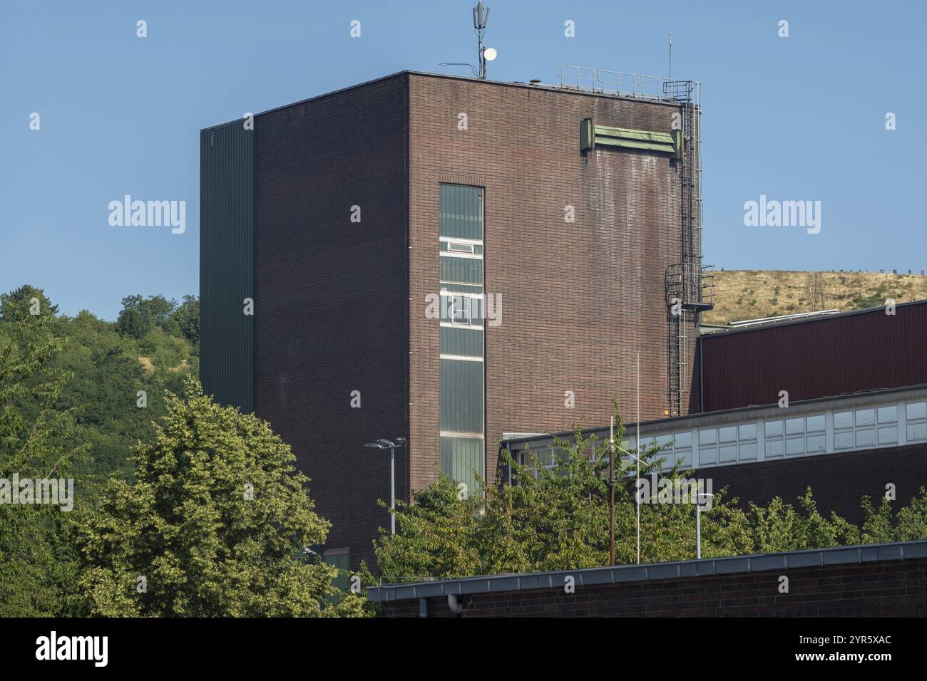Unused old industrial building Stock Photo - Alamy