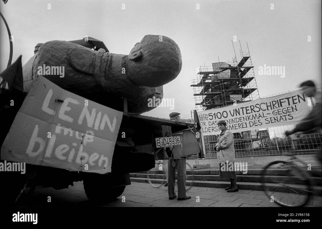Germany, Berlin, 23 October 1991, demonstration against the demolition ...
