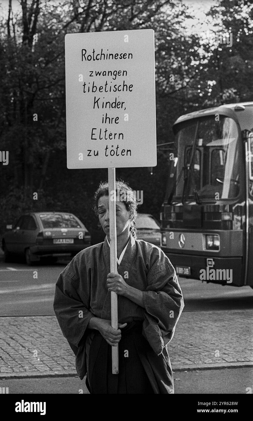 Terror in the street Black and White Stock Photos & Images - Alamy