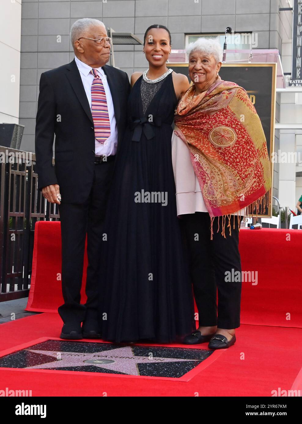 Los Angeles, United States. 02nd Dec, 2024. Actress Kerry Washington (C ...