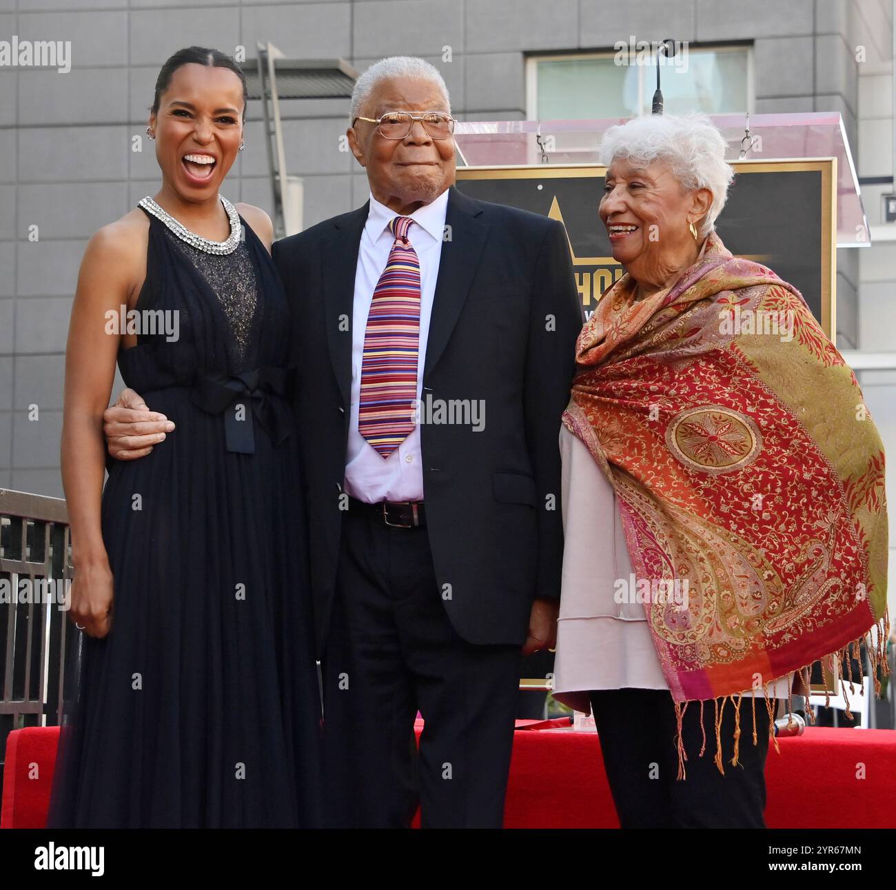 Los Angeles, United States. 02nd Dec, 2024. Actress Kerry Washington (L ...