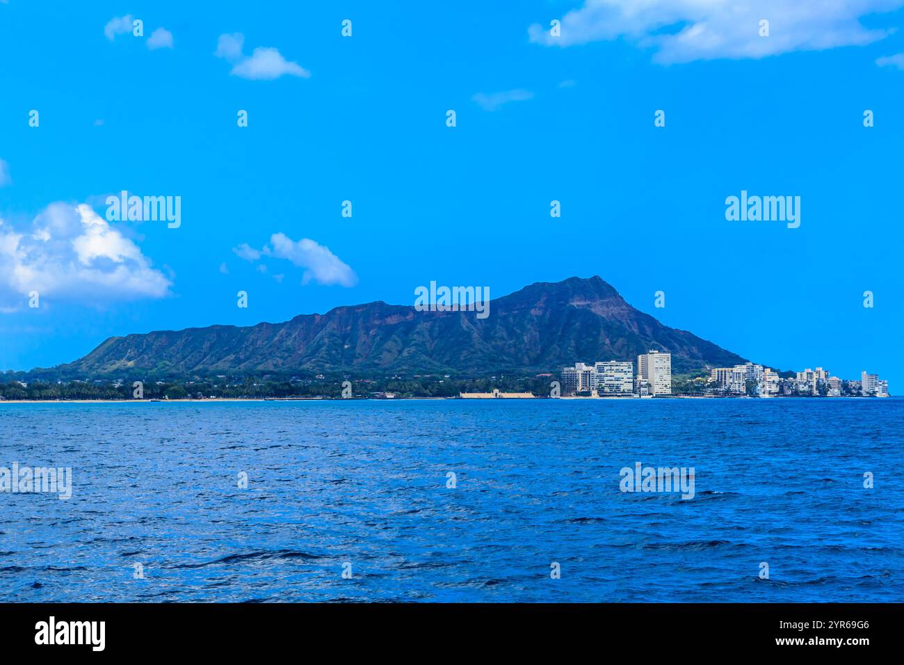 The skyline of the Diamond Head Volcano at Honolulu, Hawaii on the ...