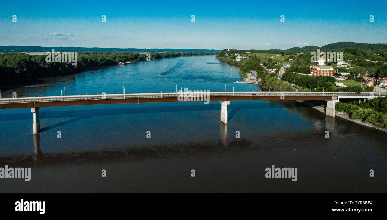 JUNE 2021, HERMANN MISSOURI, USA - Christopher S. Bond Bridge over ...