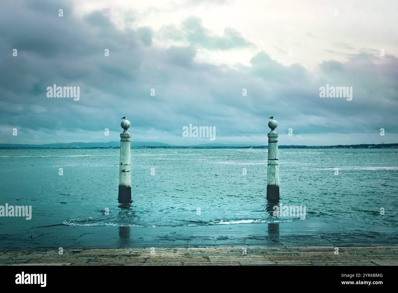 Weathered columns hi-res stock photography and images - Alamy