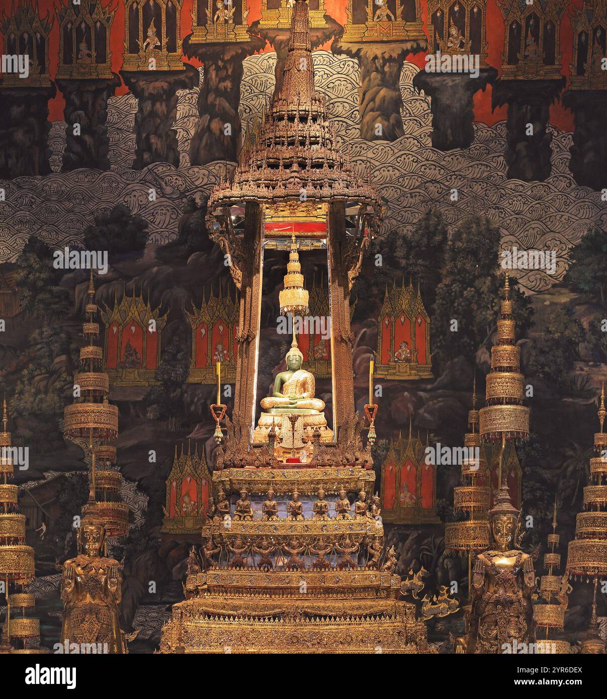 Wat Phra Kaew (The Temple of the Emerald Buddha) interior in Bangkok ...