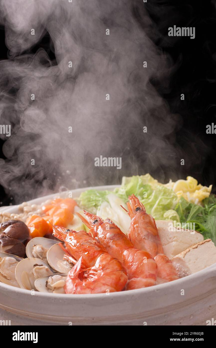 Seafood stew pot hi-res stock photography and images - Alamy