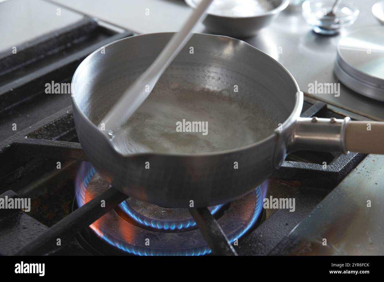 Insert pot hi-res stock photography and images - Alamy