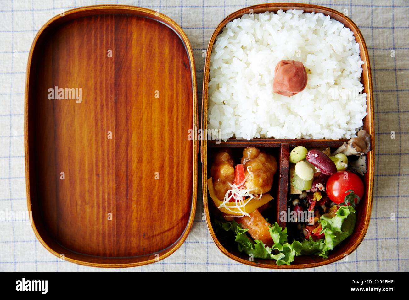 Japanese flag and chopsticks hi-res stock photography and images - Alamy