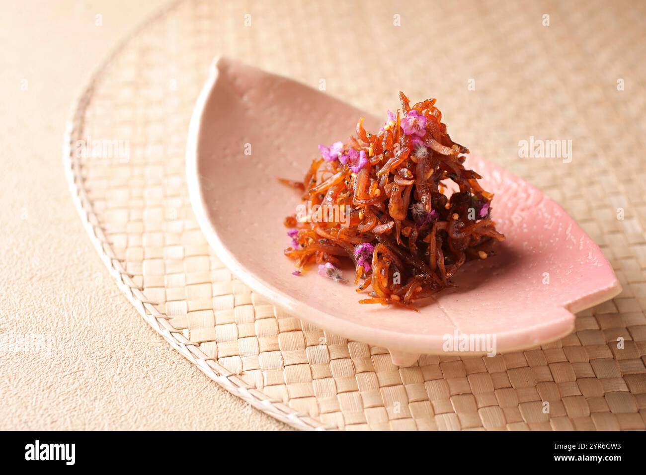 Shirasu hi-res stock photography and images - Alamy
