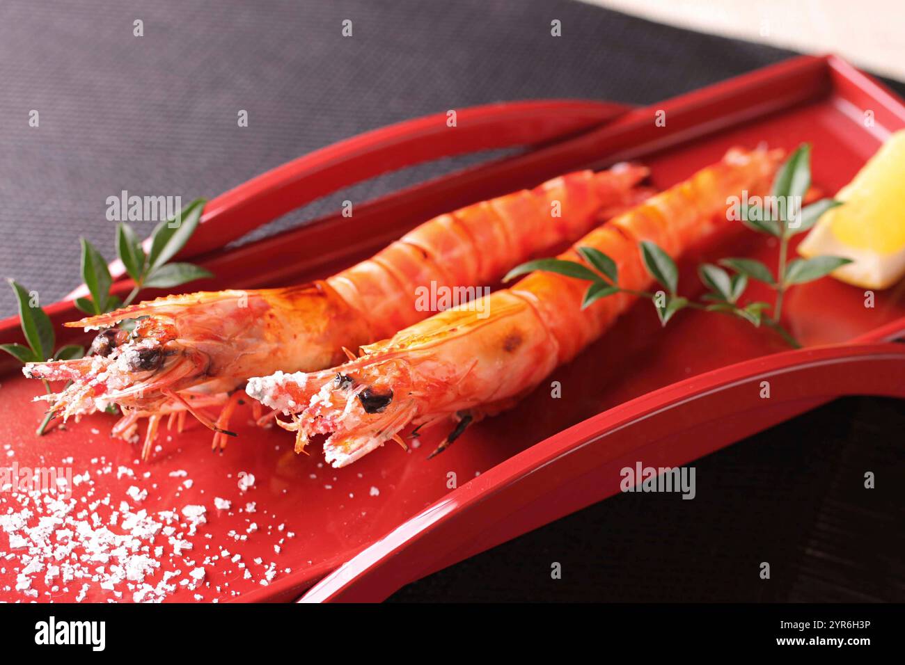 Grilled prawn with salt Stock Photo - Alamy