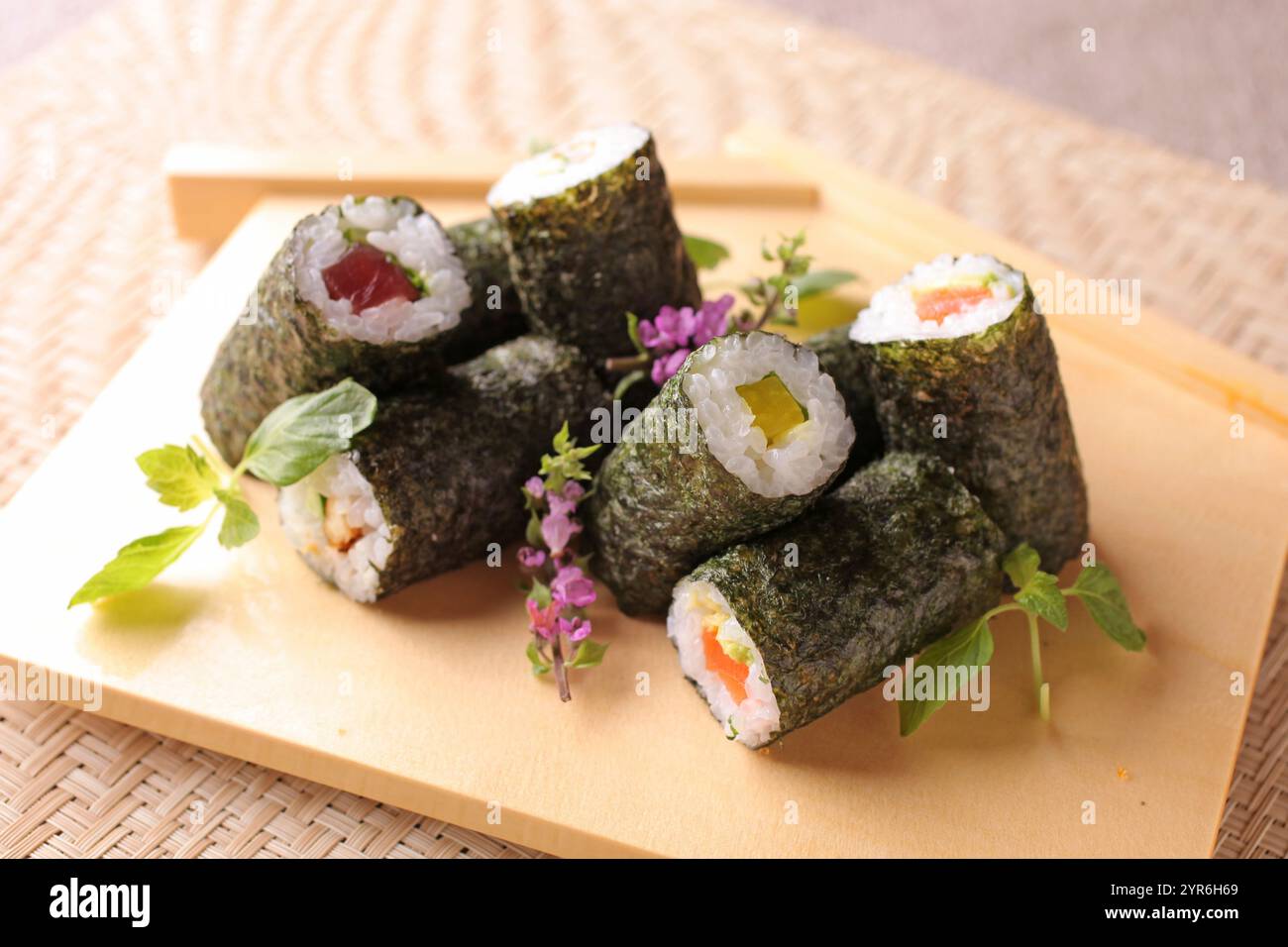 Four sushi rolls hi-res stock photography and images - Alamy