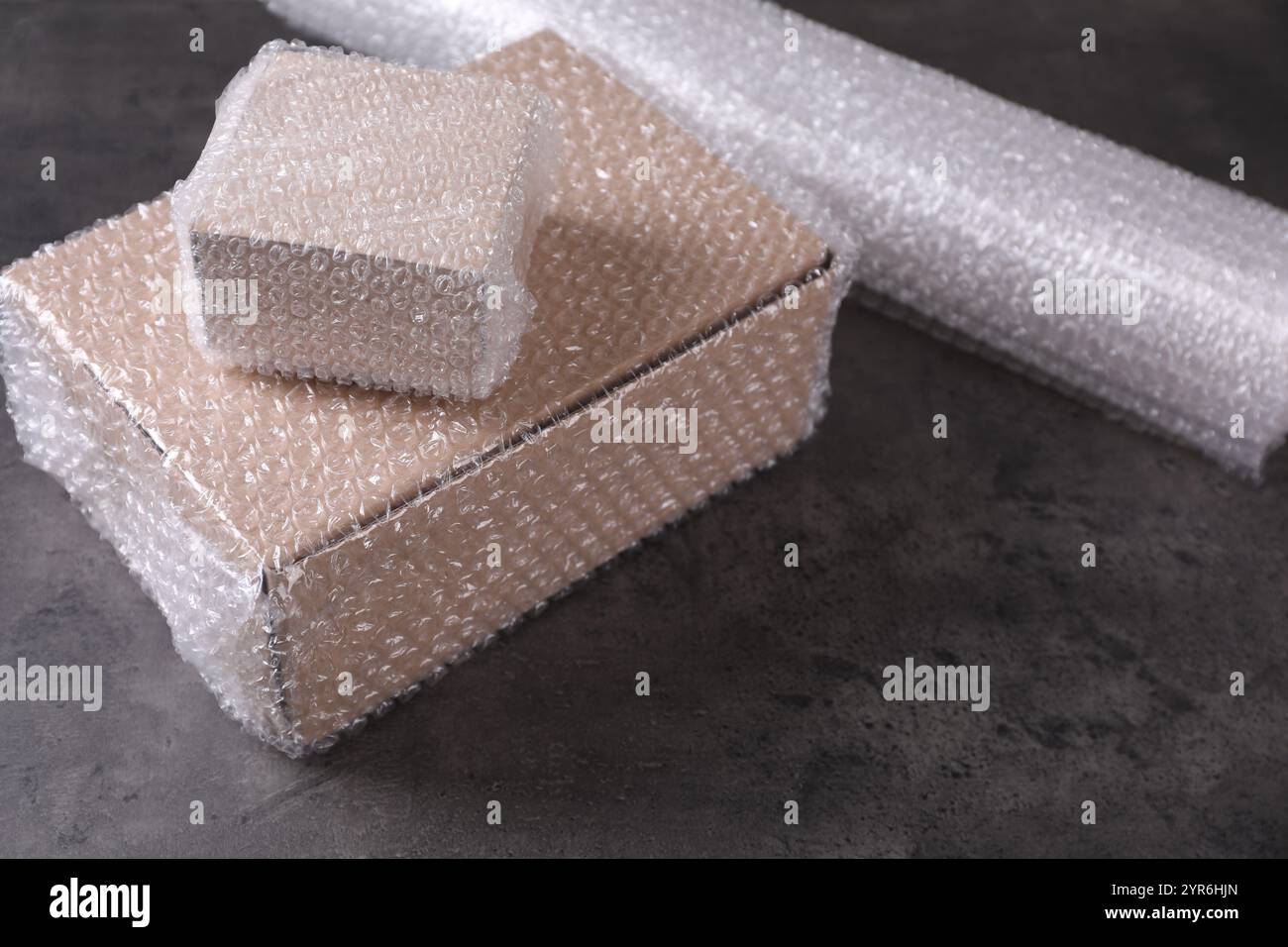 Bubble cardboard hi-res stock photography and images - Alamy