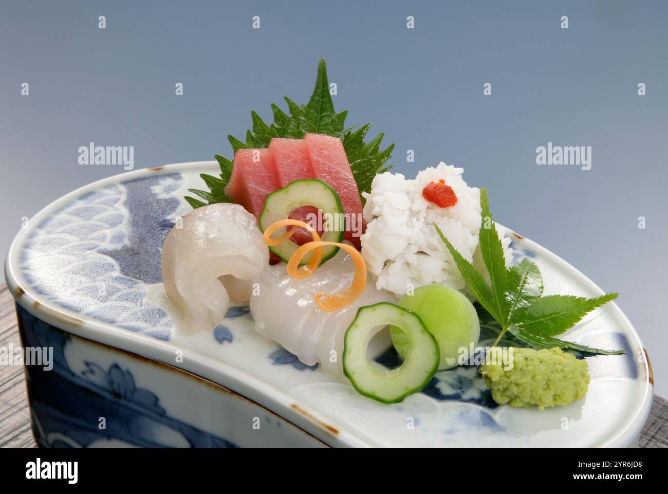 Sliced raw fish hi-res stock photography and images - Alamy