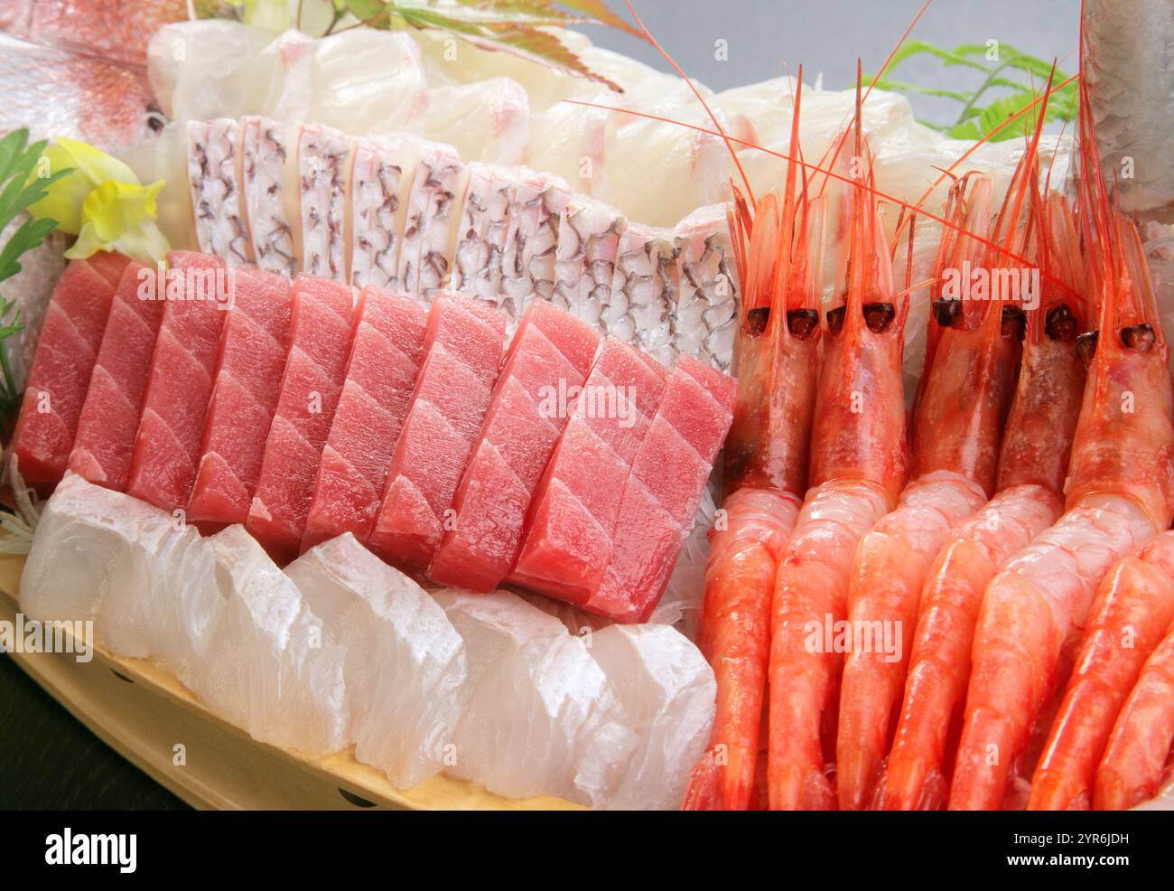 Sliced raw fish hi-res stock photography and images - Alamy