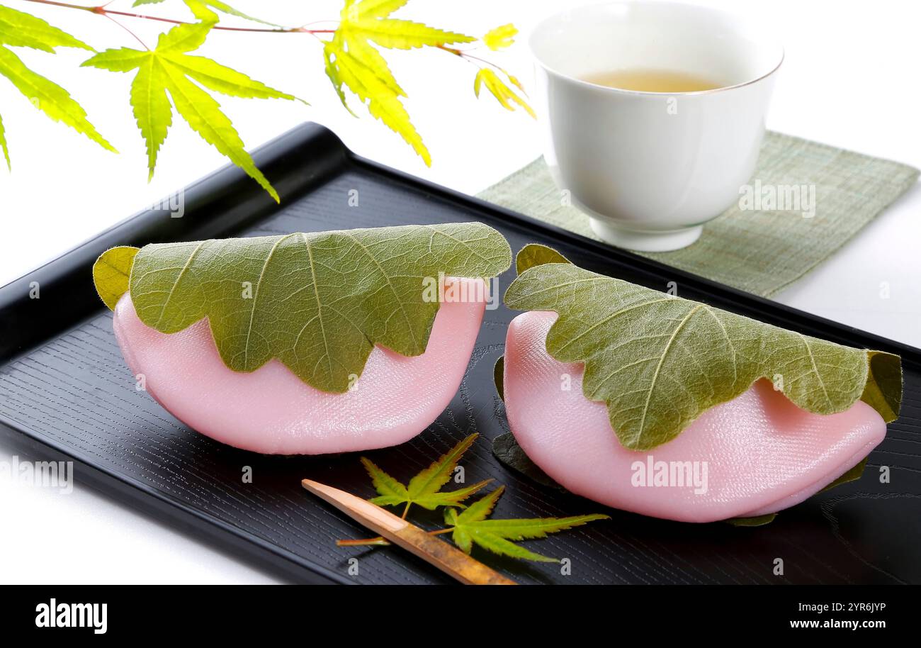 Kashiwa mochi rice cake hi-res stock photography and images - Alamy