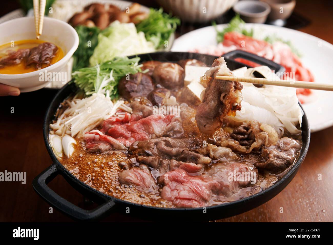 Japanese beef sukiyaki Stock Photo - Alamy