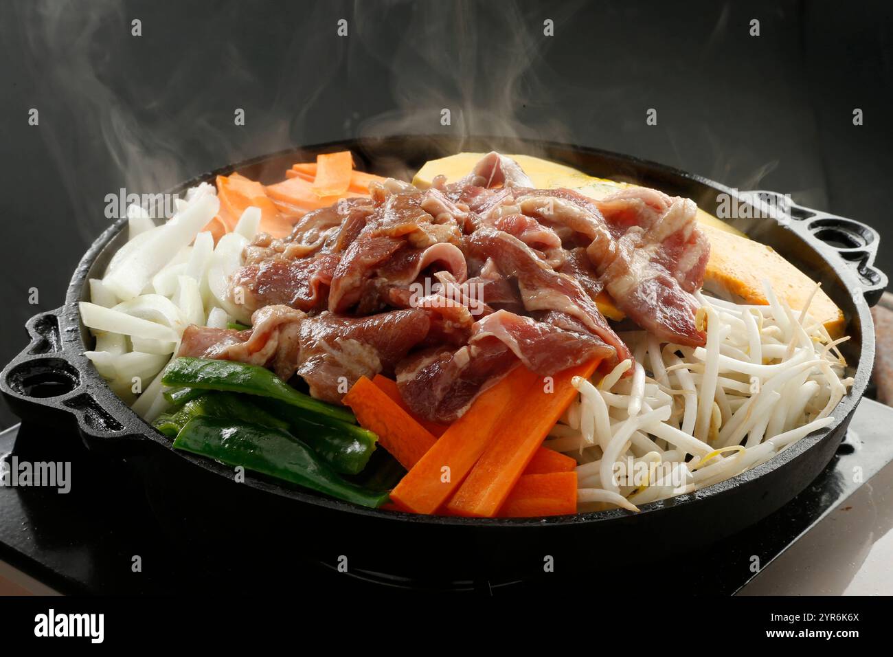 Grilled mutton and vegetables Stock Photo - Alamy