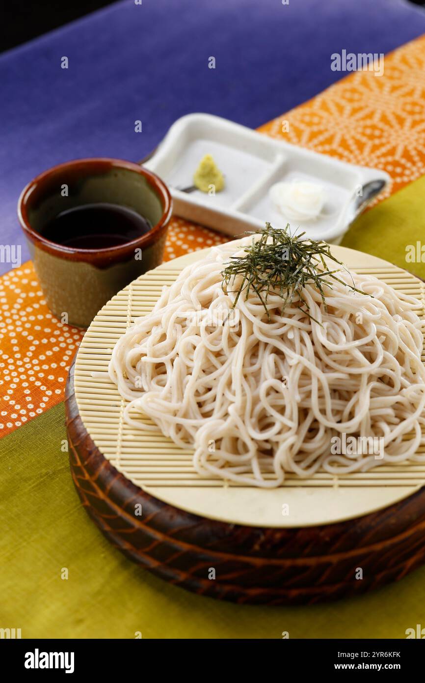 Zaru hi-res stock photography and images - Alamy