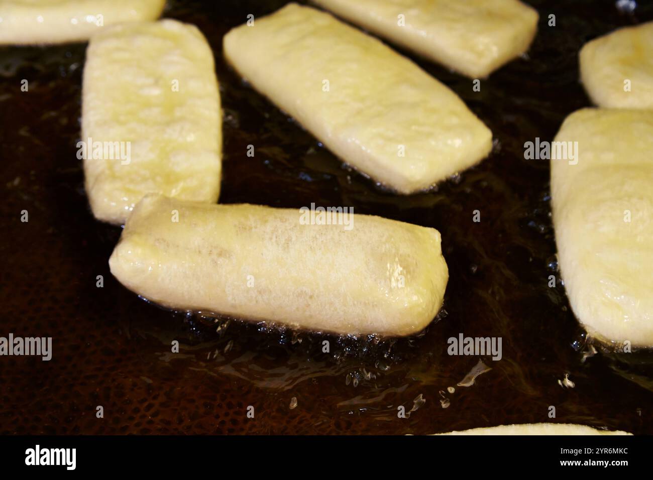 Photograph of the process of deep-frying agedashi tofu Stock Photo - Alamy Photograph of the process of deep-frying agedashi tofu Stock Photo - Alamy