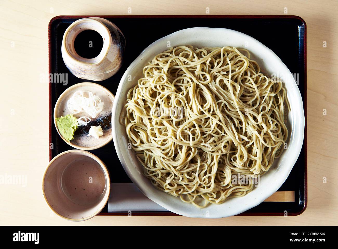 Soba with sauce hi-res stock photography and images - Alamy