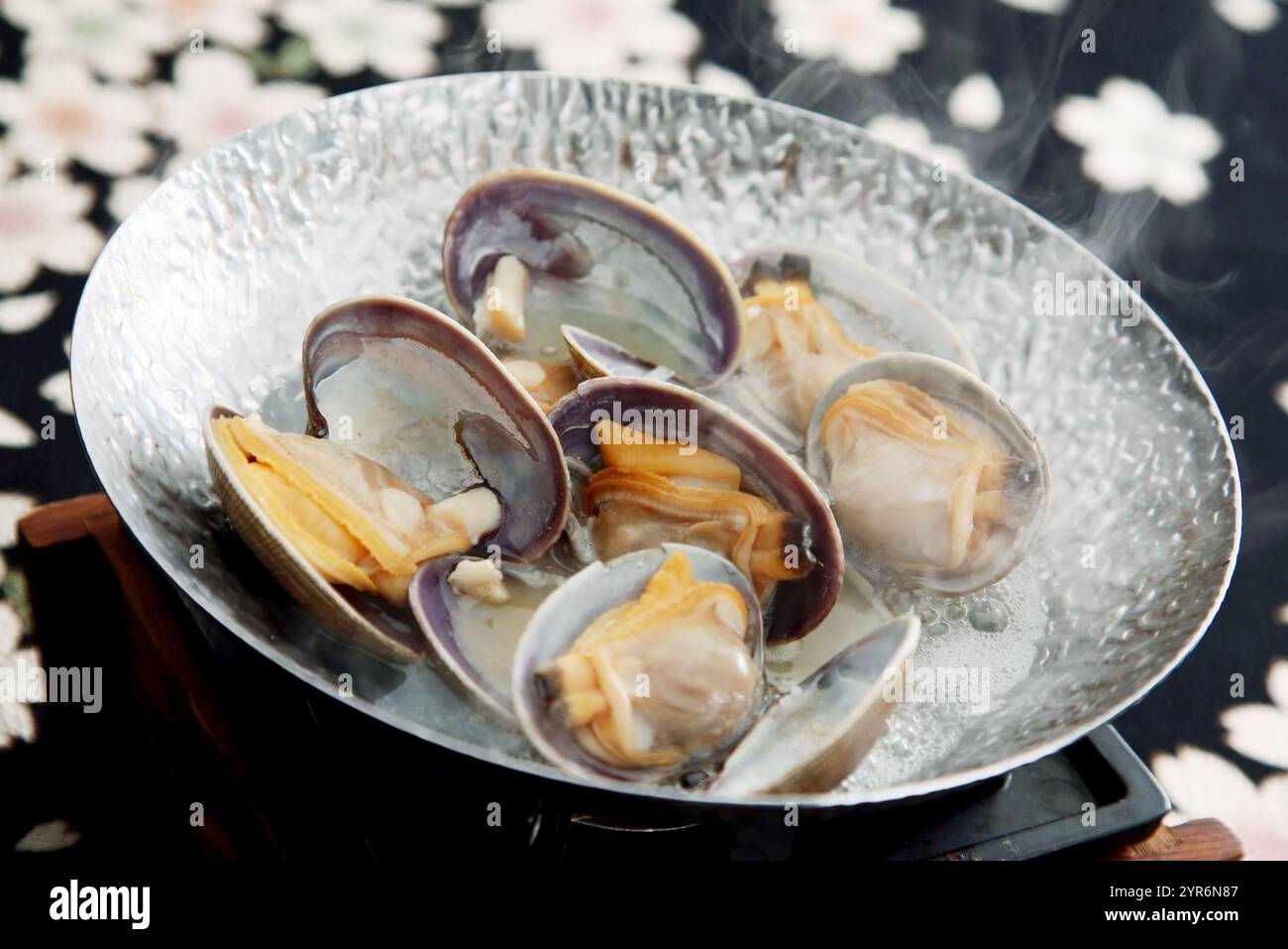 Hamaguri hi-res stock photography and images - Alamy