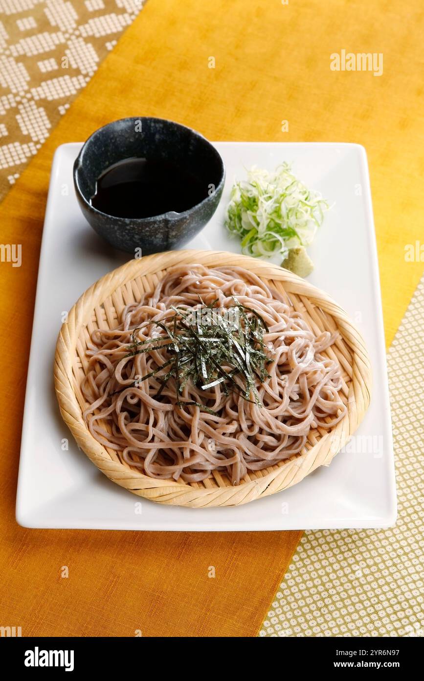 Zaru hi-res stock photography and images - Alamy