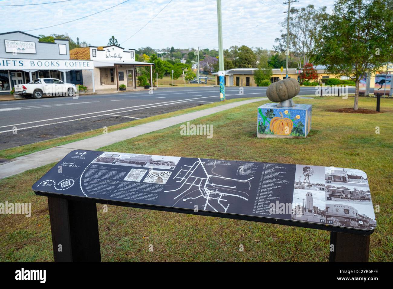 The Big Pumpkin sculpture on side of Burnett Highway, Goomeri ...