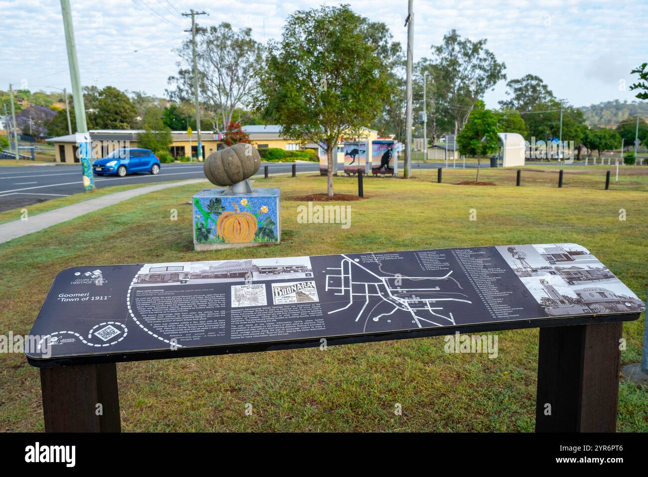 The Big Pumpkin sculpture on side of Burnett Highway, Goomeri ...
