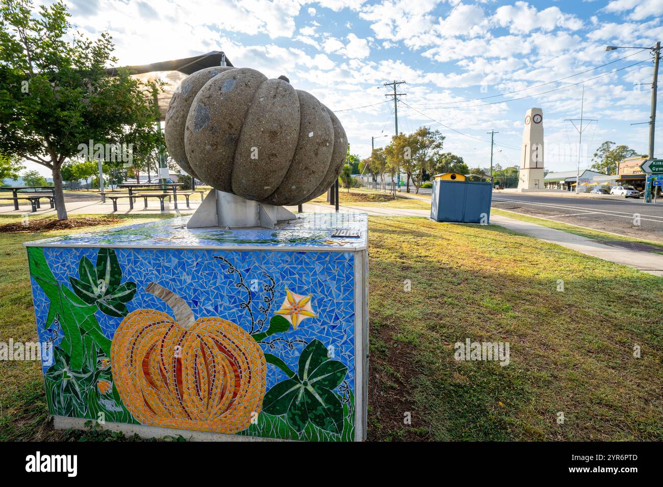 The Big Pumpkin sculpture on side of Burnett Highway, Goomeri ...