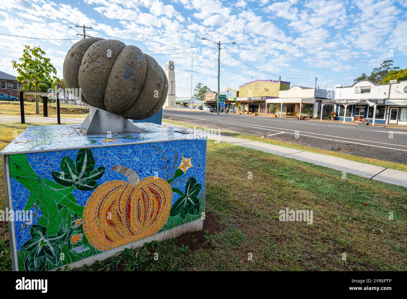 The Big Pumpkin sculpture on side of Burnett Highway, Goomeri ...