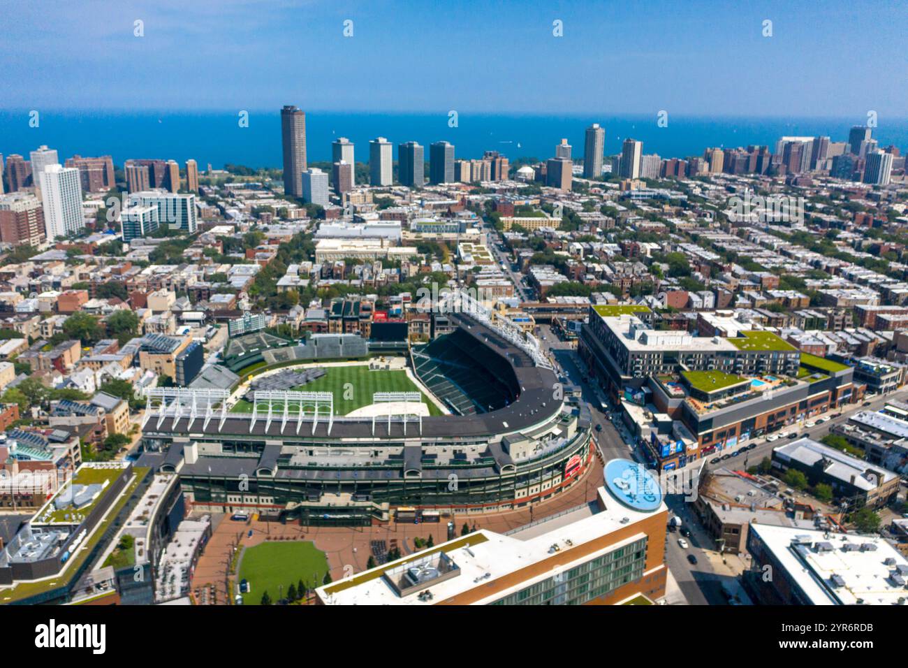 Wrigley field chicago 2021 hi-res stock photography and images - Alamy