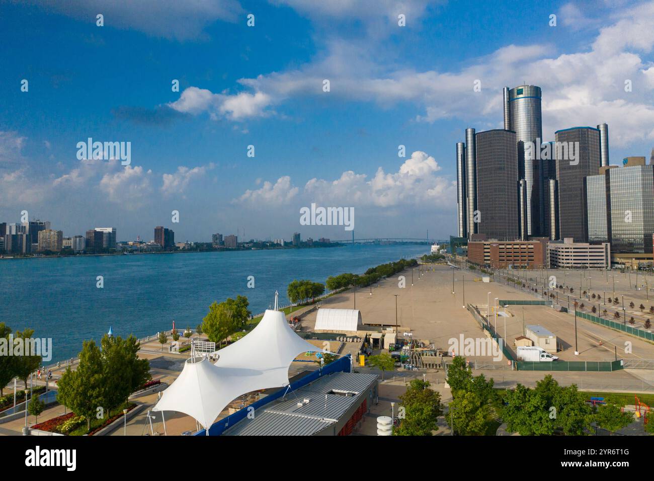 OCTOBER 2021, DETROIT, MICHIGAN, USA - Detroit River Reflecting Skyline ...