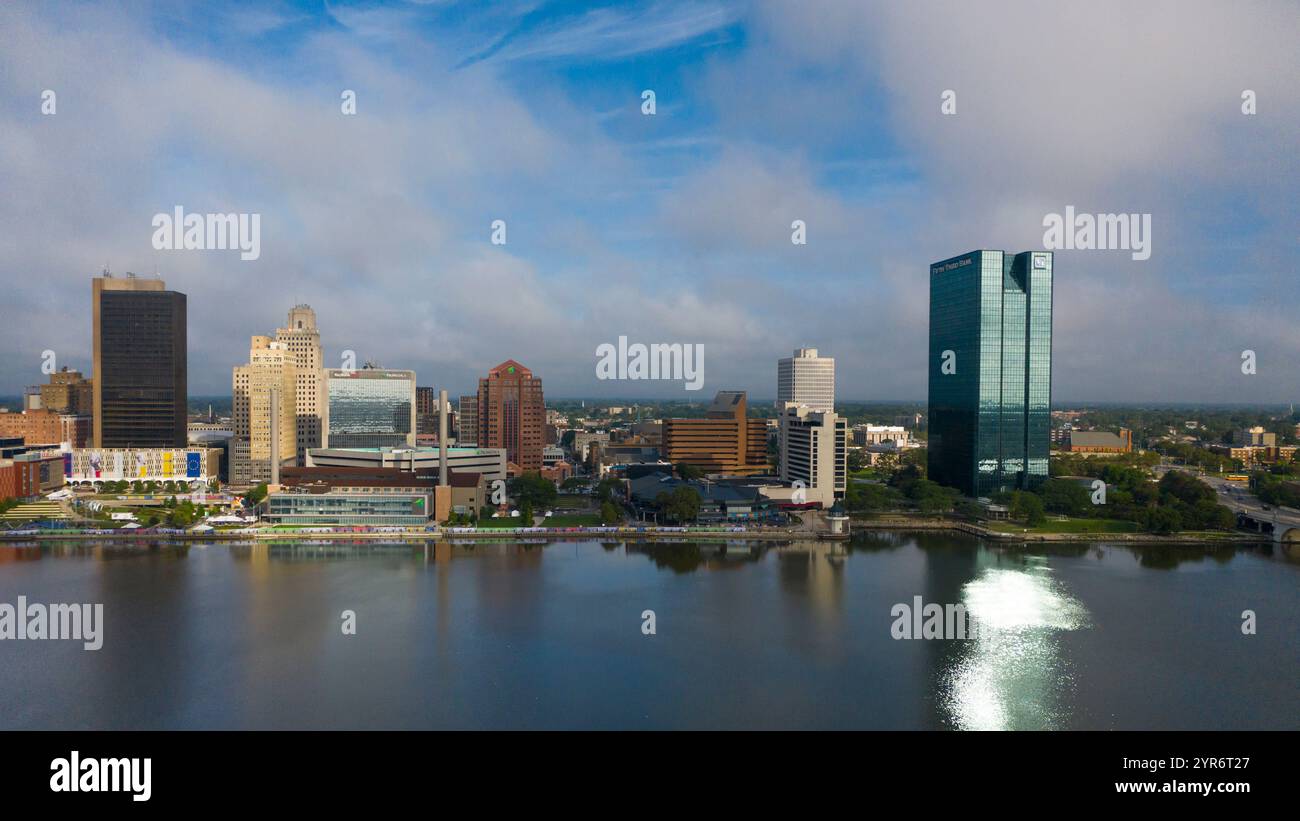 Toledo ohio downtown aerial view hi-res stock photography and images ...