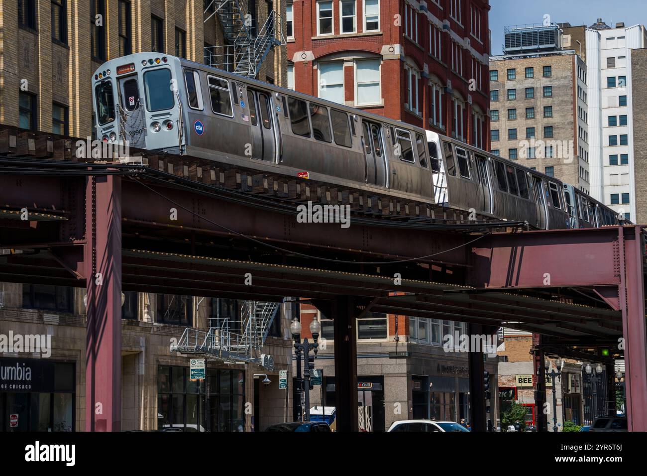 SEPTEMBER 2021, CHICAGO, ILLINOIS, USA - Chicago elevated subway train ...