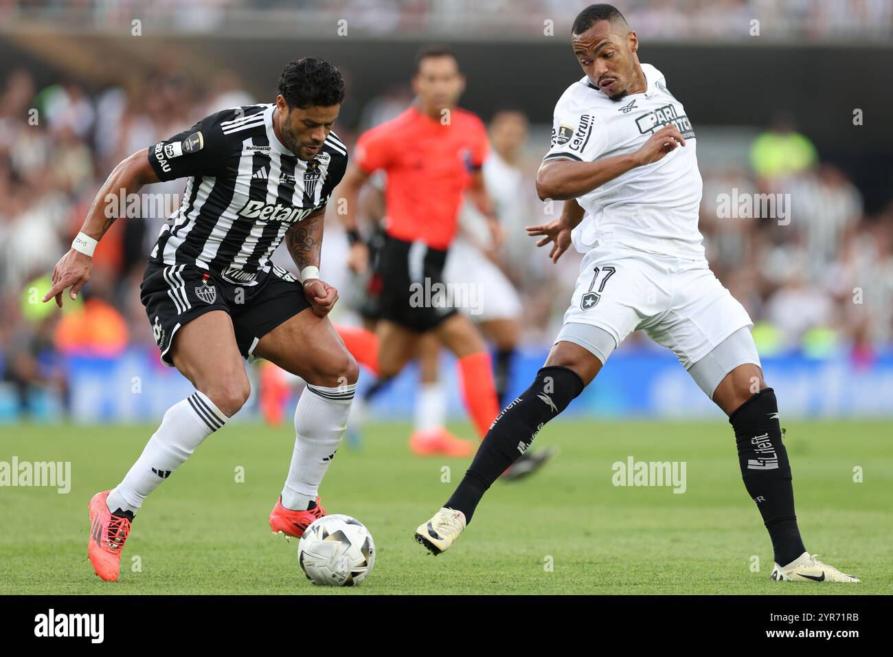 Hulk of Club Atletico Mineiro and Marlon Freitas of Botafogo during the ...
