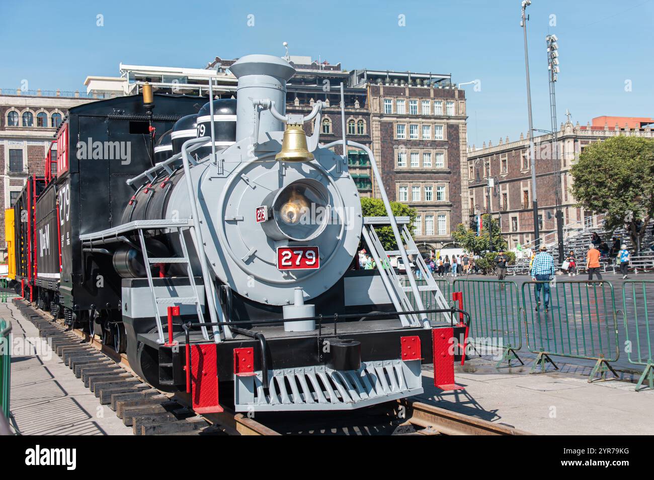 A restored vintage steam locomotive number 279 displayed at Zócalo for ...
