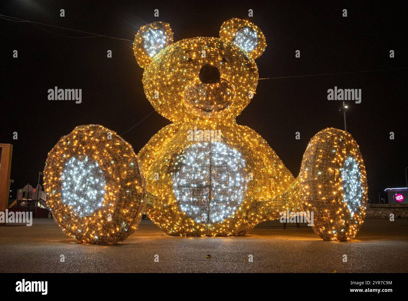 Broadstairs, UK. 02nd Dec, 2024. A giant Teddy bear sits on the middle ...