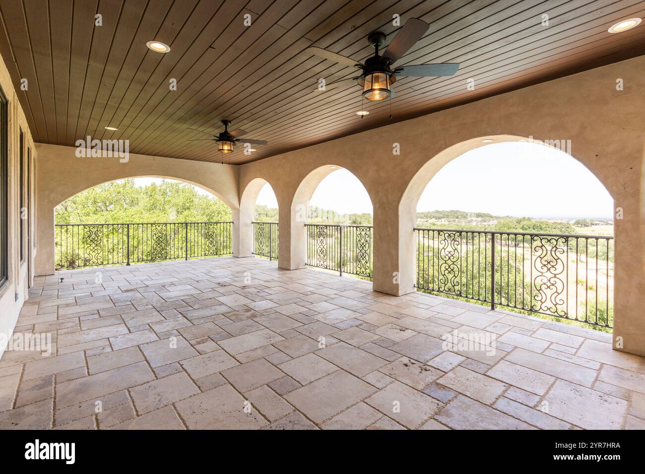 Contemporary outdoor patio features hi-res stock photography and images ...
