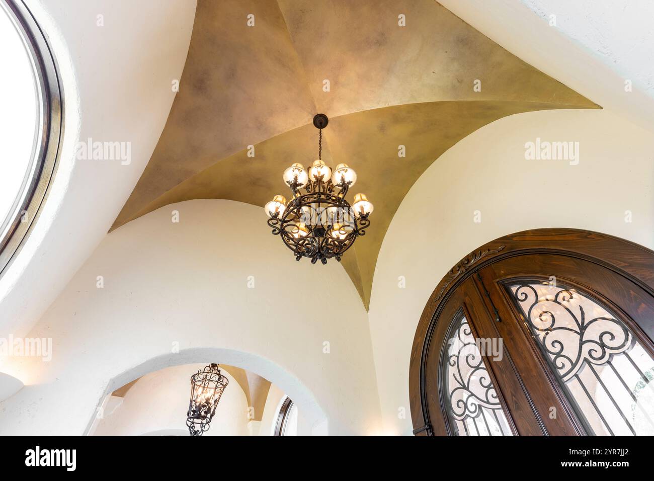 Elegant architectural features hi-res stock photography and images - Alamy