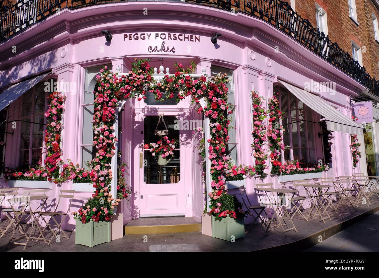 Pink Peggy Porschen bakery with floral display in Elizabeth Street for ...