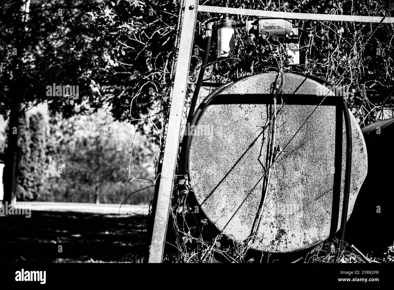 rusted diesel fuel dispensing tank on a rural farm Stock Photo - Alamy