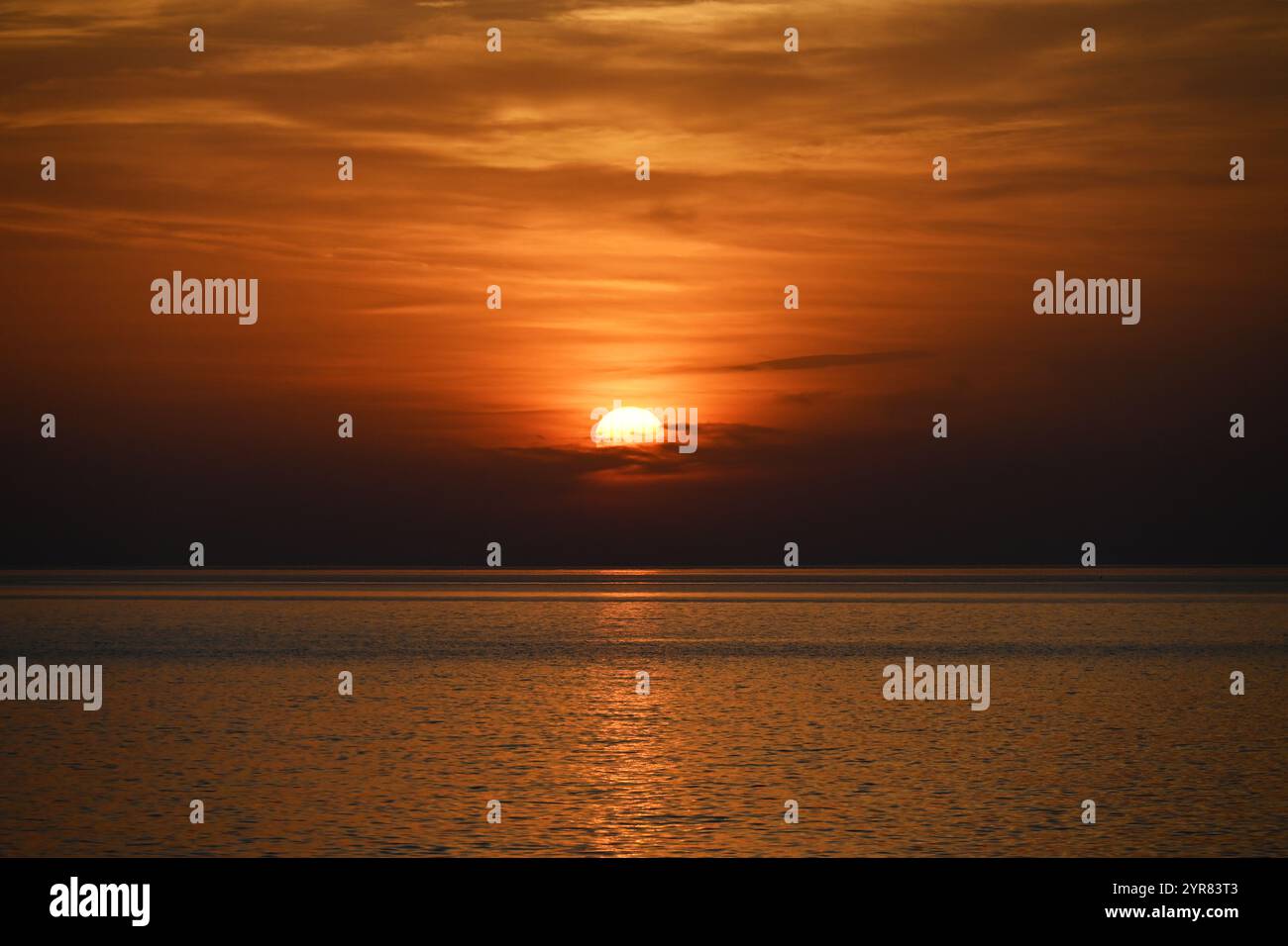 Stunning sunset over waters hi-res stock photography and images - Alamy
