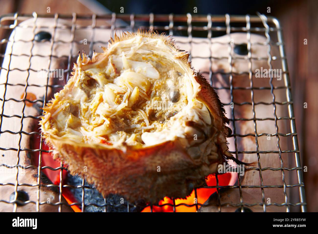 Charcoal-grilled hairy crab shell Stock Photo - Alamy