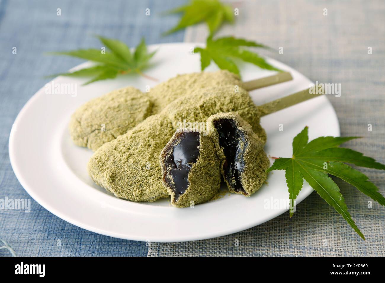 Yomogi straw- Warabi Mochi Stock Photo - Alamy