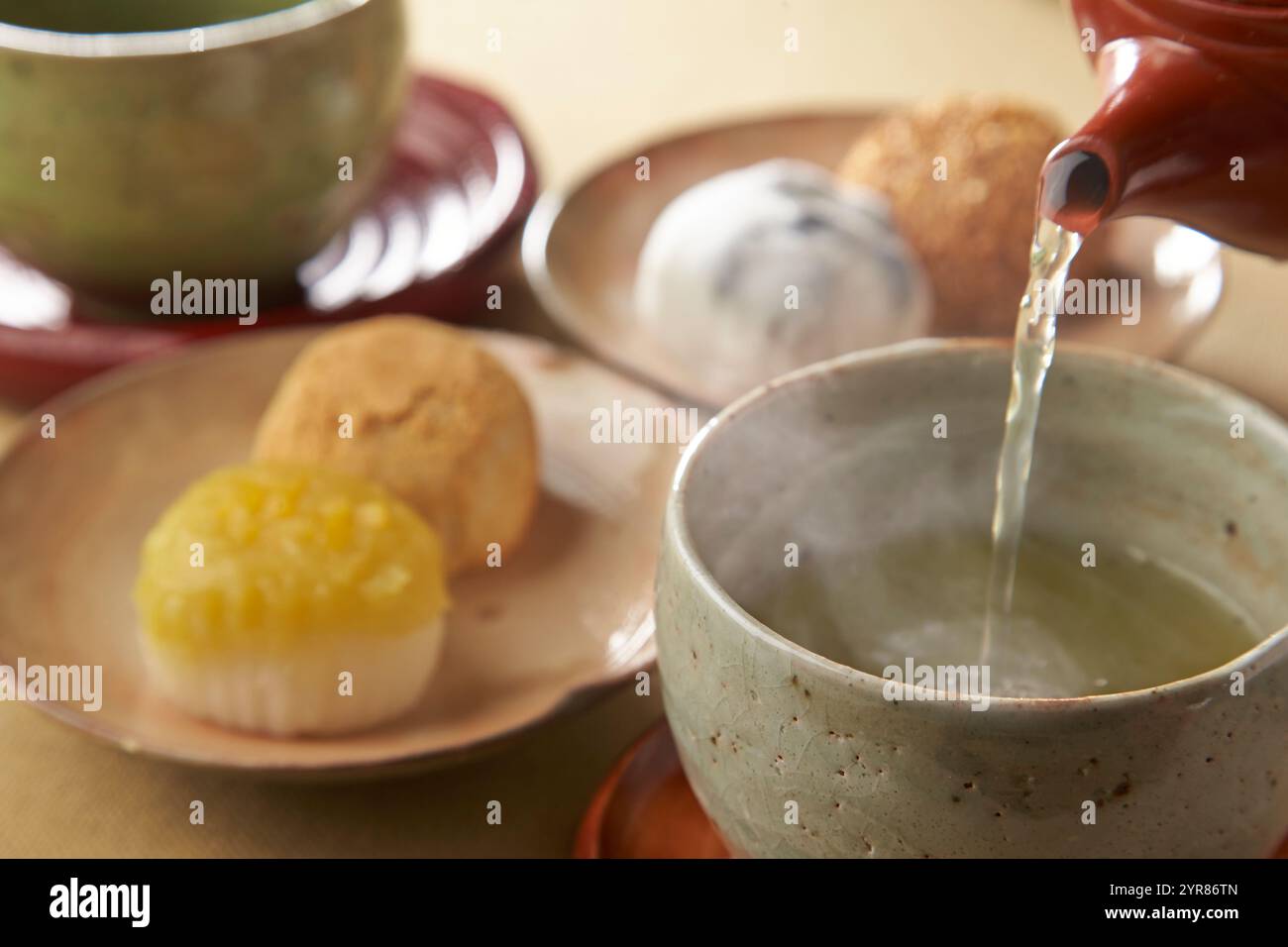 Japanese tea and Daifuku Stock Photo - Alamy